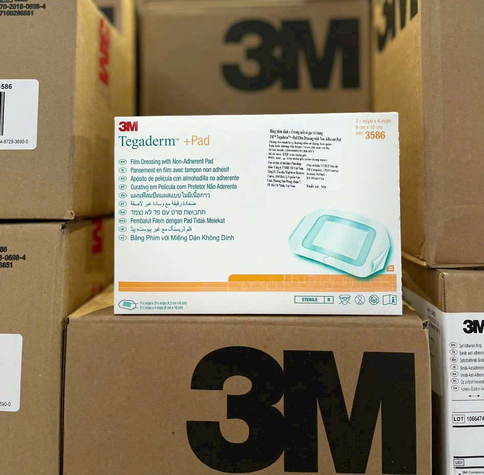Băng phim dính y tế trong suốt có gạc vô trùng 3M Tegaderm Pad 3586