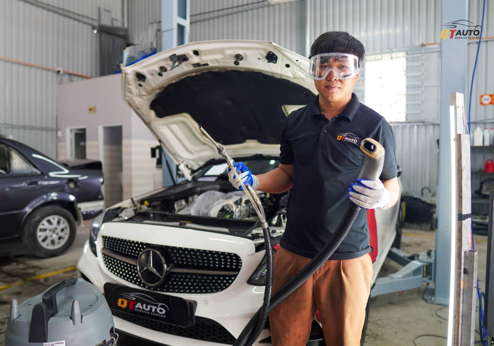 Công Nghệ Máy bắn trấu vệ sinh đường ống Nạp tại QT AUTO Service Center