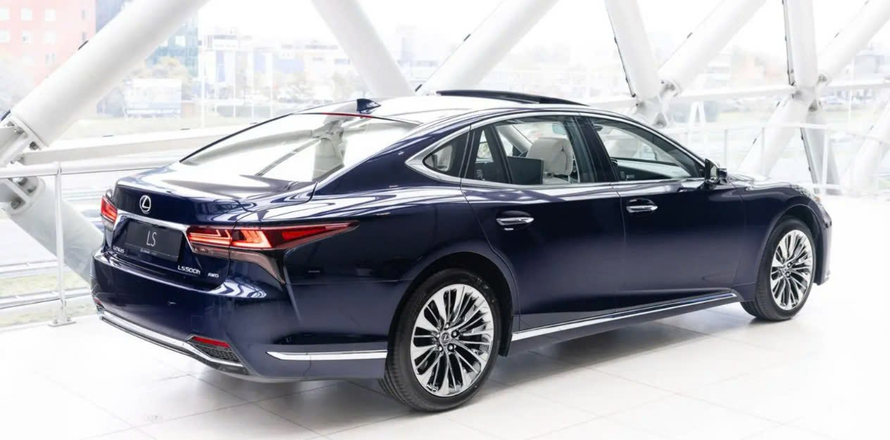 Giá xe Lexus LS 500h 2025 mới nhất - Thông số, đánh giá chi tiết