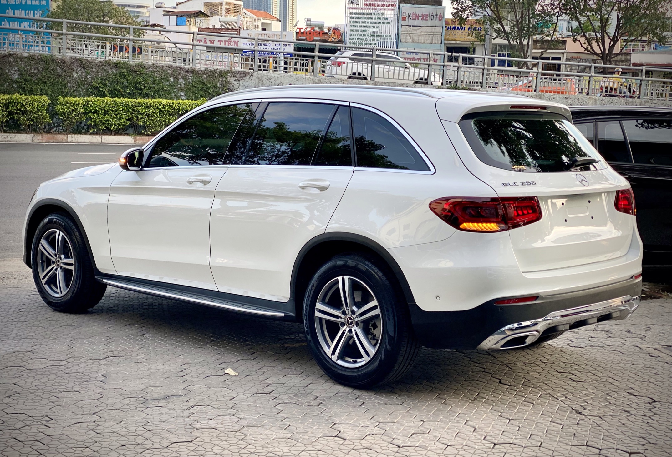 Mercedes-Benz GLC200 2023