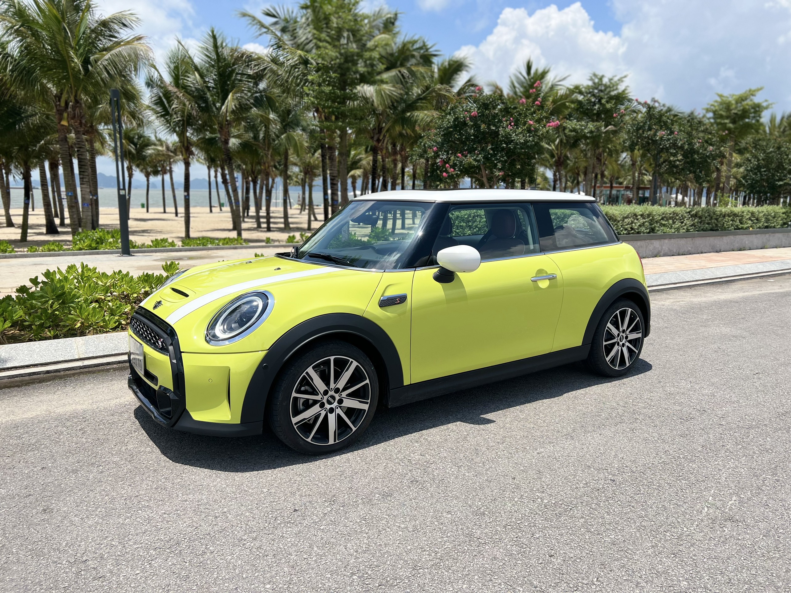 Không gian nội thất xe Mini Cooper: Đậm chất Anh
