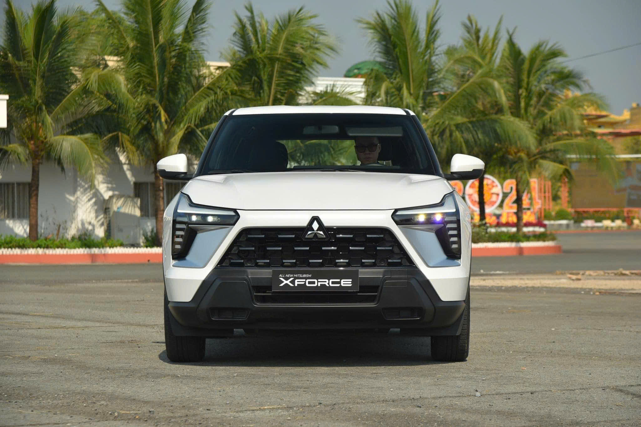 Mitsubishi Xforce GLX