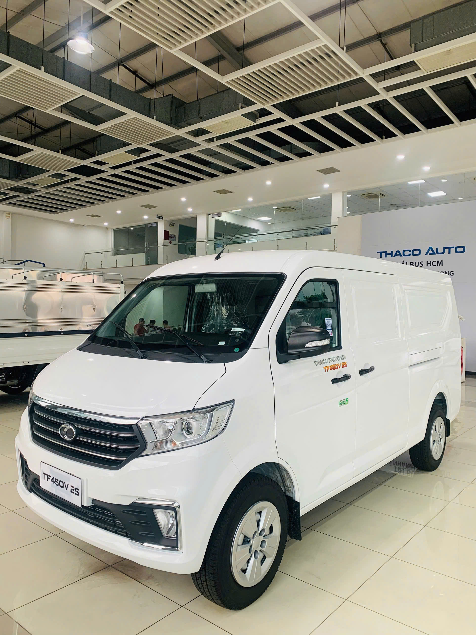 XE TẢI VAN THACO FRONTIER TF450V 2S ( 2 CHỖ NGỒI, THÙNG DÀI 2m6 )